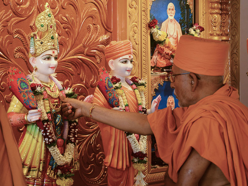 Murti-Pratishtha Mahotsav BAPS Shri Swaminarayan Mandir, Aapti, India