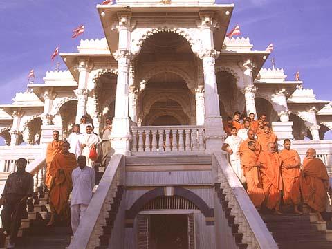 14 to 15 November 1999 - HH Pramukh Swami Maharaj's Vicharan, Gadhada ...