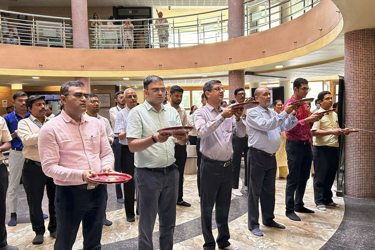 Samuh Arti Celebration 2025, Atladara Hospital, India
