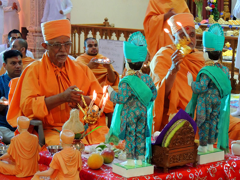 Dashabdi Mahotsav & Nilkanth Varni Murti Pratishtha, Lenasia, South Africa