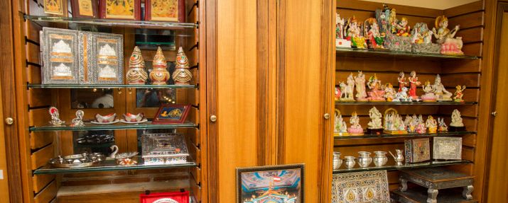 BAPS Shri Swaminarayan Mandir - Atlanta - Gifts & Snacks