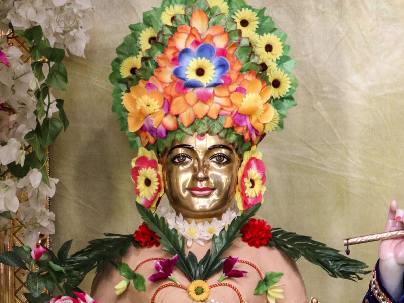 Chandan Adornments of Murtis 2020, Junagadh, India