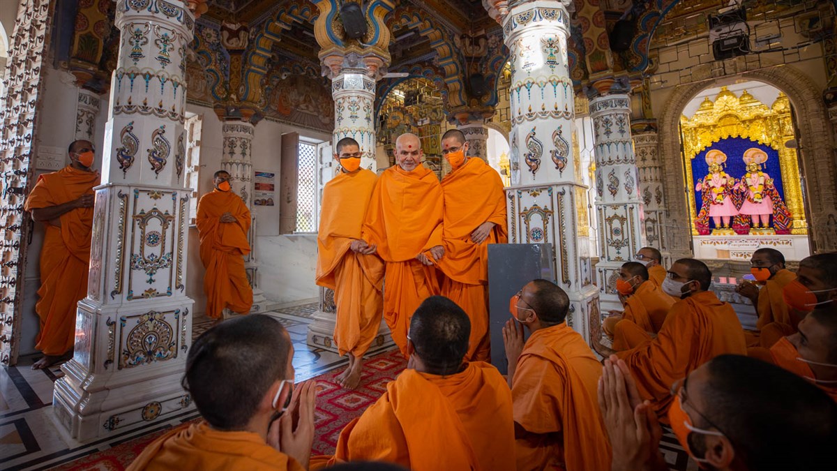 02 November 2021 - HH Mahant Swami Maharaj's Vicharan, Gondal, India