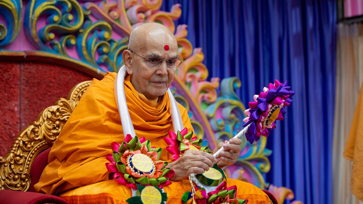 19 December 2021 - HH Mahant Swami Maharaj's Vicharan, Atladara ...
