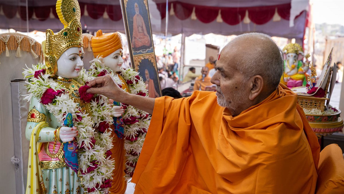 BAPS Swaminarayan Sanstha - Home