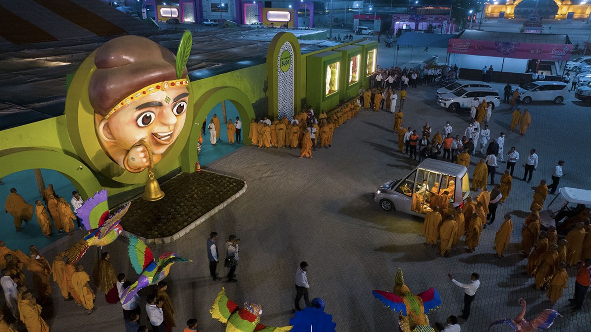 10 December 2022 - HH Mahant Swami Maharaj's Vicharan, Ahmedabad, India