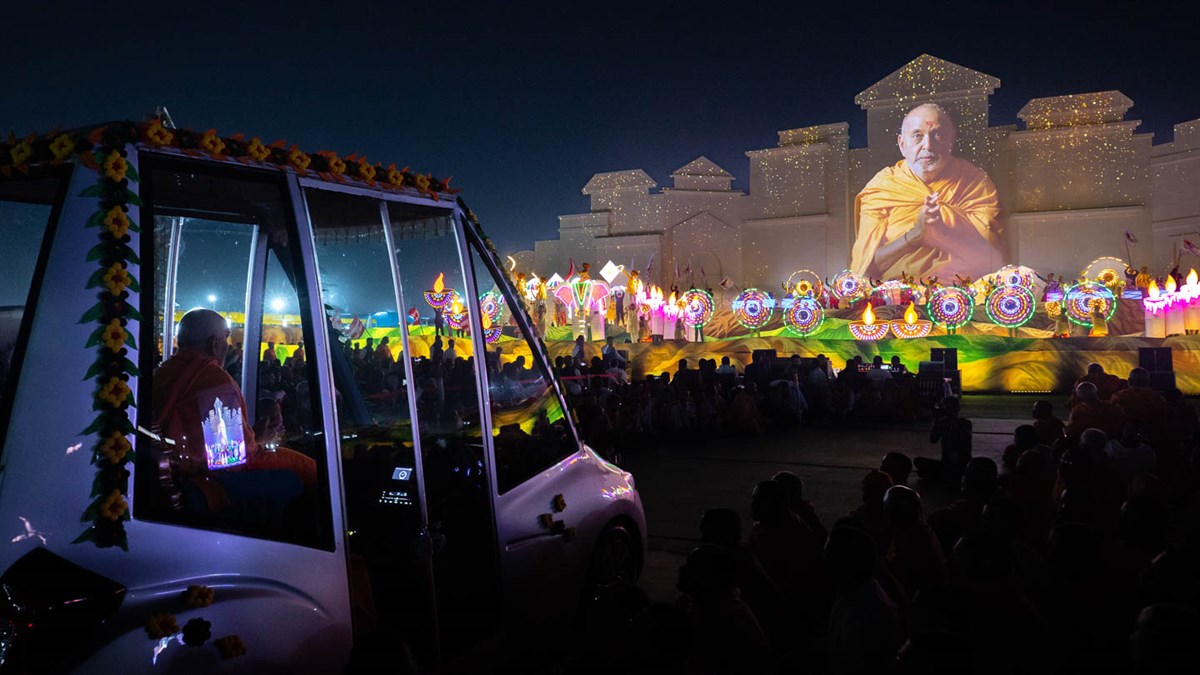 21 December 2022 - HH Mahant Swami Maharaj's Vicharan, Ahmedabad, India