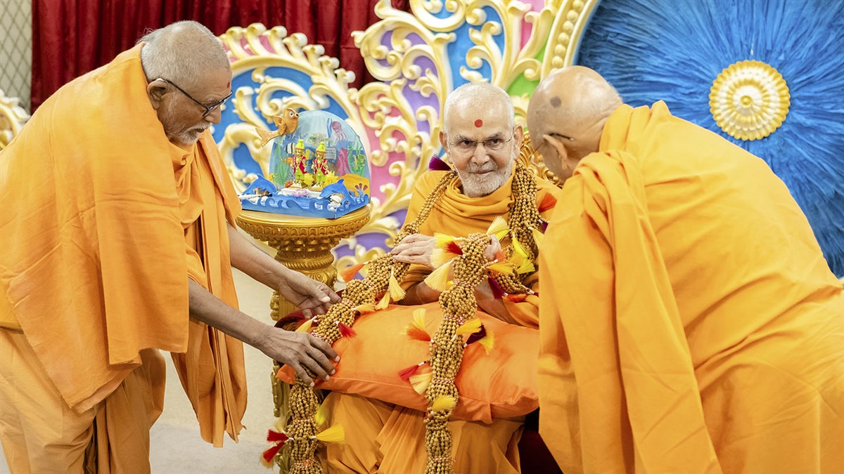 27 December 2022 - HH Mahant Swami Maharaj's Vicharan, Ahmedabad, India