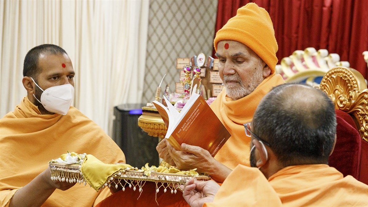 31 December 2022 - HH Mahant Swami Maharaj's Vicharan, Ahmedabad, India