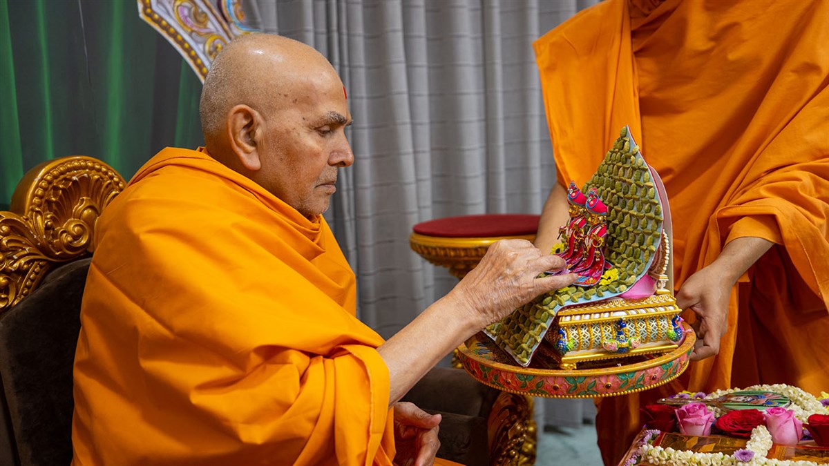 06 February 2023 - HH Mahant Swami Maharaj's Vicharan, Mumbai, India