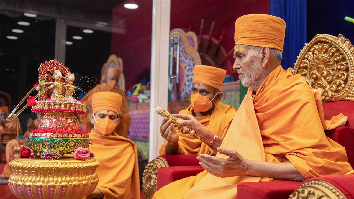 26 February 2023 - HH Mahant Swami Maharaj's Vicharan, Mumbai, India
