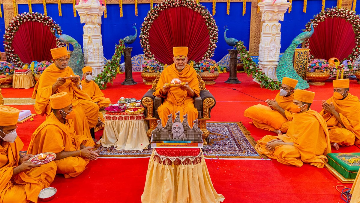 22 April 2023 - HH Mahant Swami Maharaj's Vicharan, Surendranagar, India