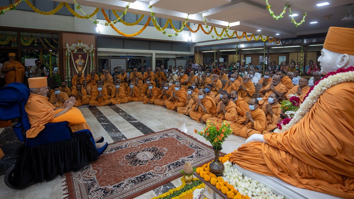 27 April 2023 - HH Mahant Swami Maharaj's Vicharan, Ahmedabad, India