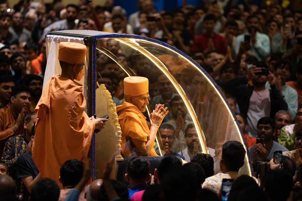09 June 2023 - HH Mahant Swami Maharaj's Vicharan, Toronto, ON, Canada