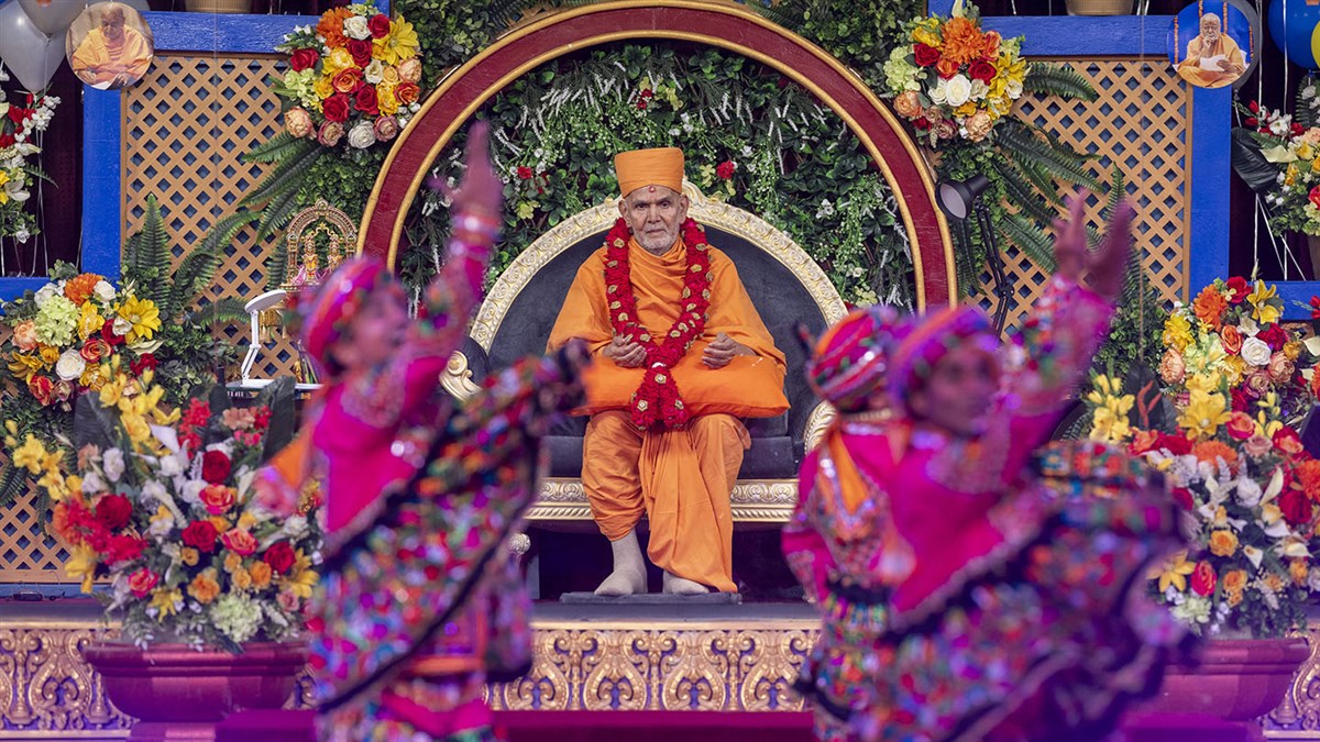 Mahant Swami Maharaj's 90th Birthday Celebration, Robbinsville, NJ, USA