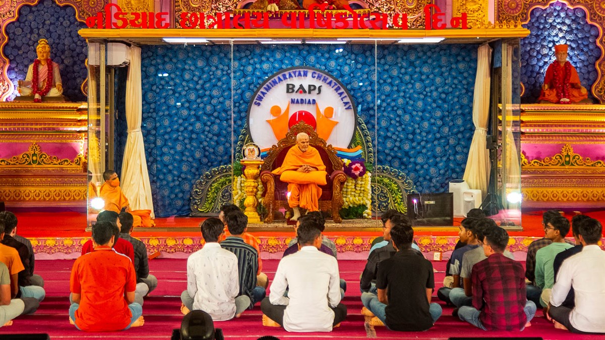10 December 2023 - HH Mahant Swami Maharaj's Vicharan, Nadiad, India