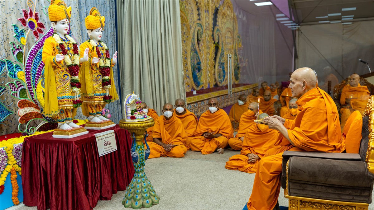 24 January 2024 - HH Mahant Swami Maharaj's Vicharan, Kanad, Surat, India
