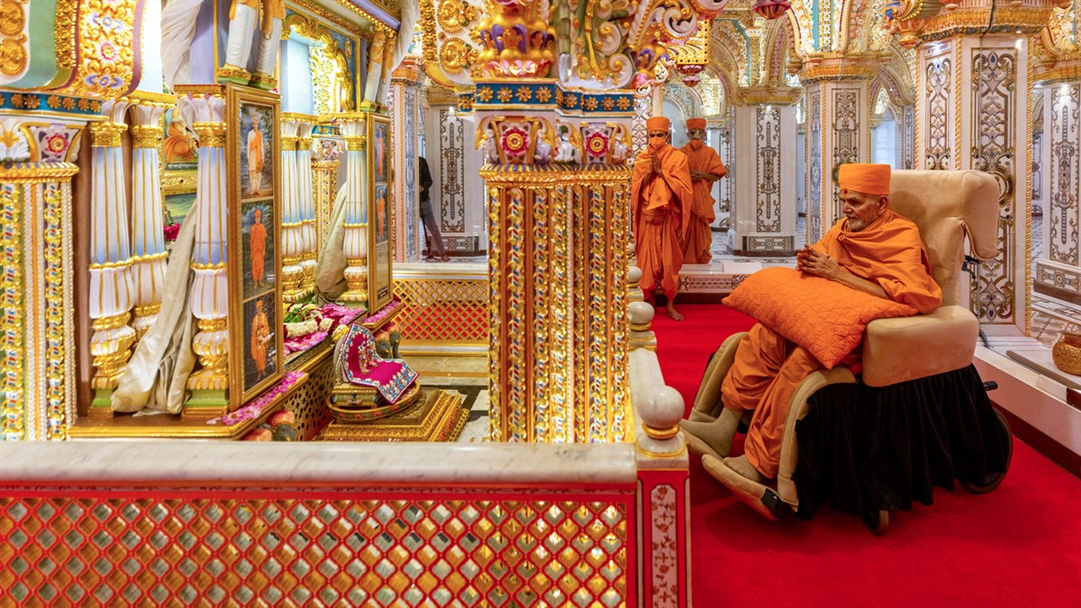 13 October 2024 - HH Mahant Swami Maharaj's Vicharan, Gondal, India