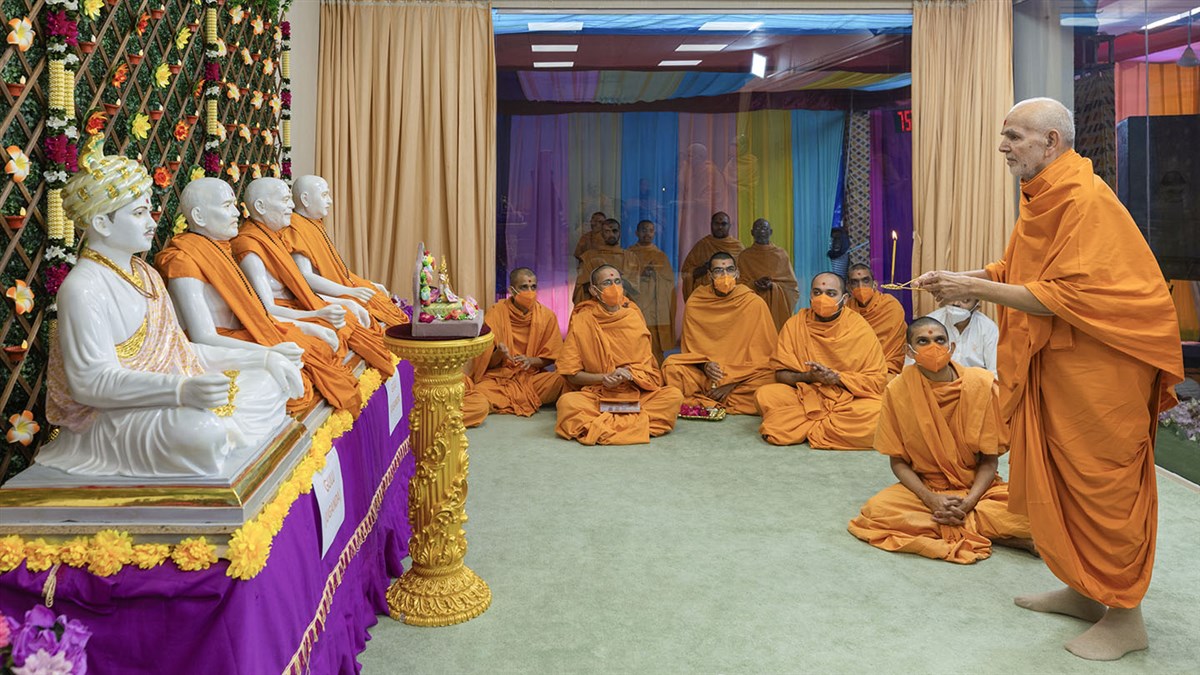 28 October 2024 - HH Mahant Swami Maharaj's Vicharan, Gondal, India