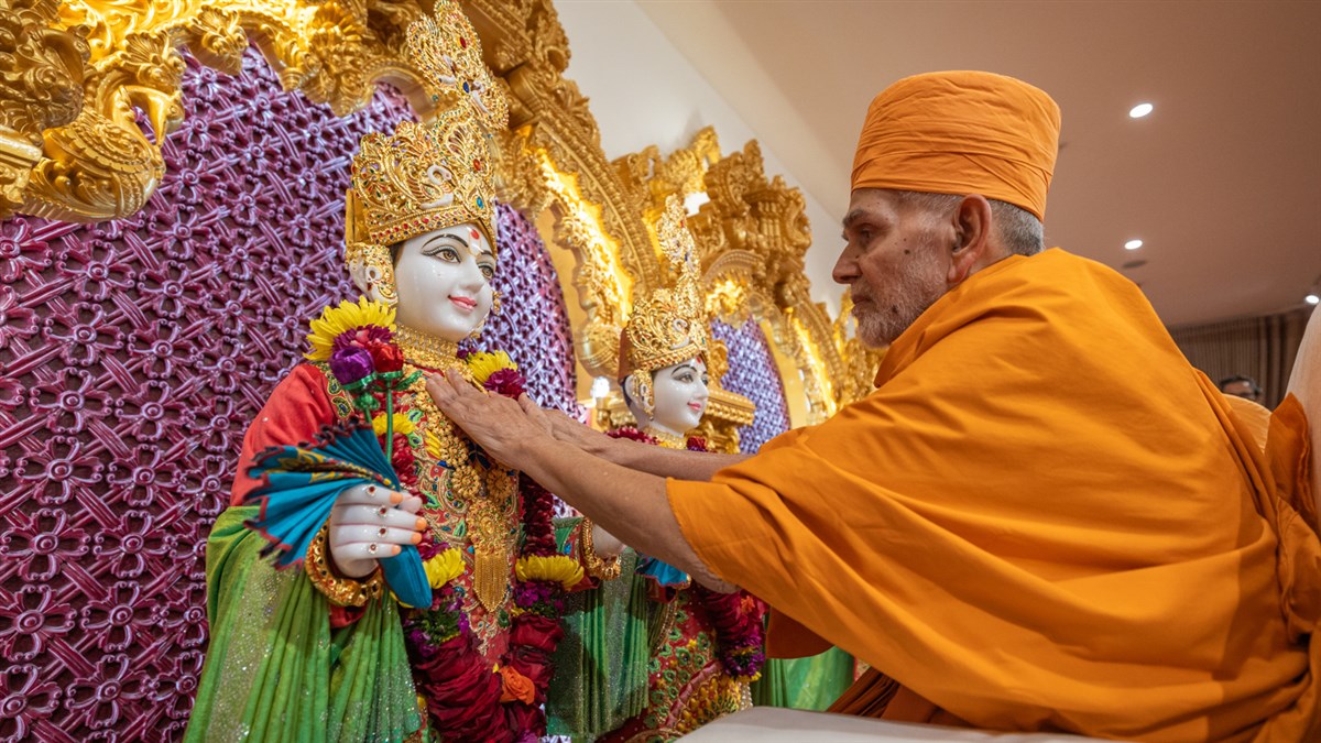 02 February 2025 - HH Mahant Swami Maharaj's Vicharan, Johannesburg ...