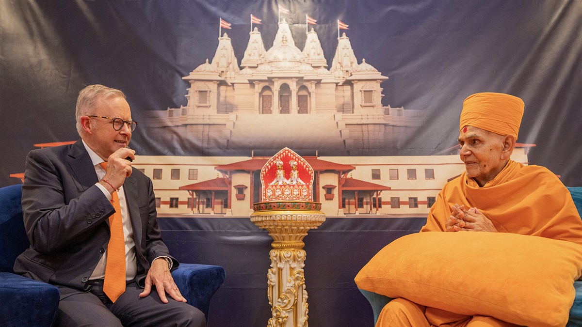 Australian Prime Minister Welcomes Mahant Swami Maharaj at BAPS ...